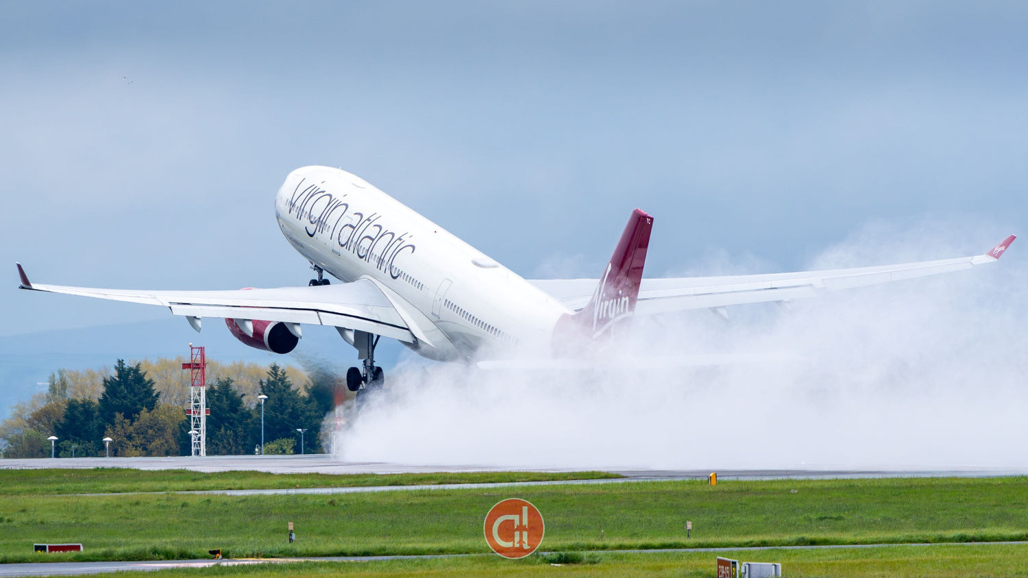 Runway and Airport Information Manchester Airport – Airliners Live